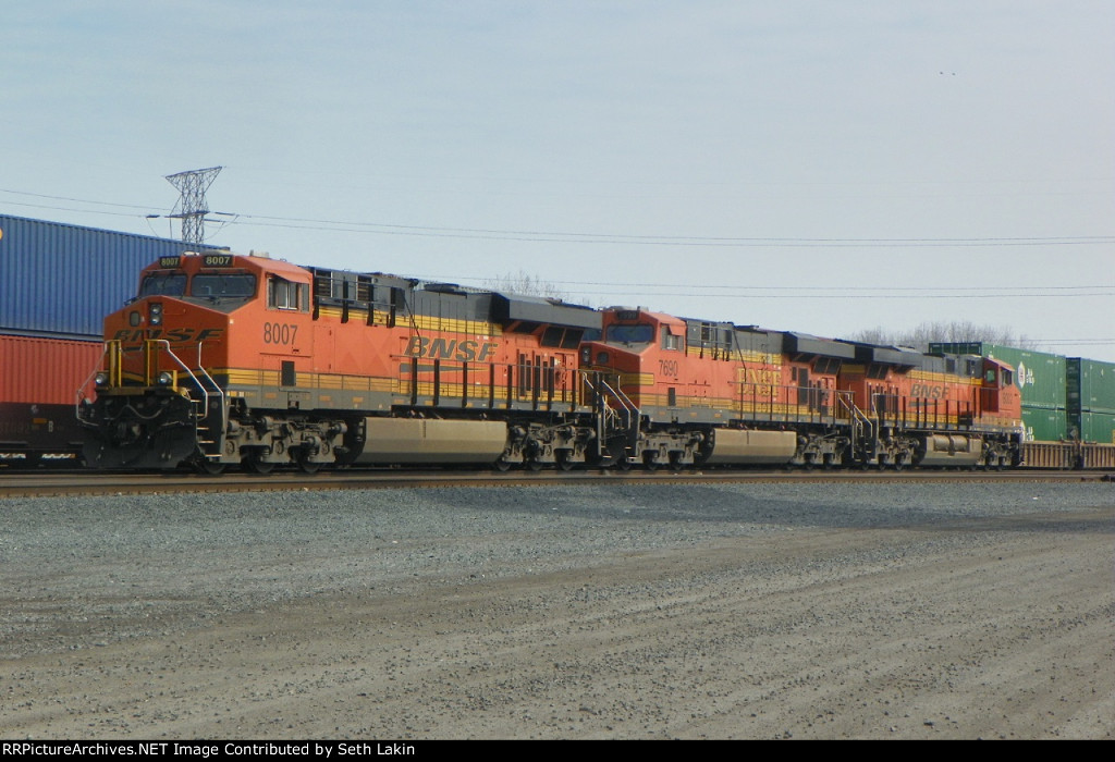 BNSF 8007